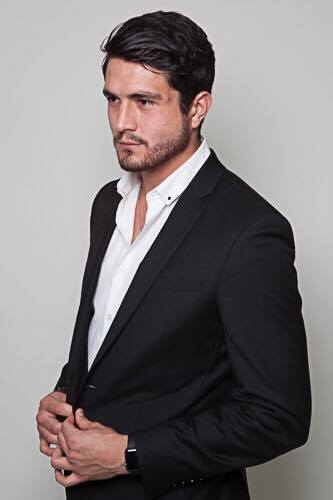 Chris Pascal – Traje – Ileana Pereira